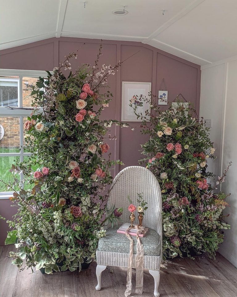 Foam Free Workshop with Asymmetric Arch and Hanging Installation